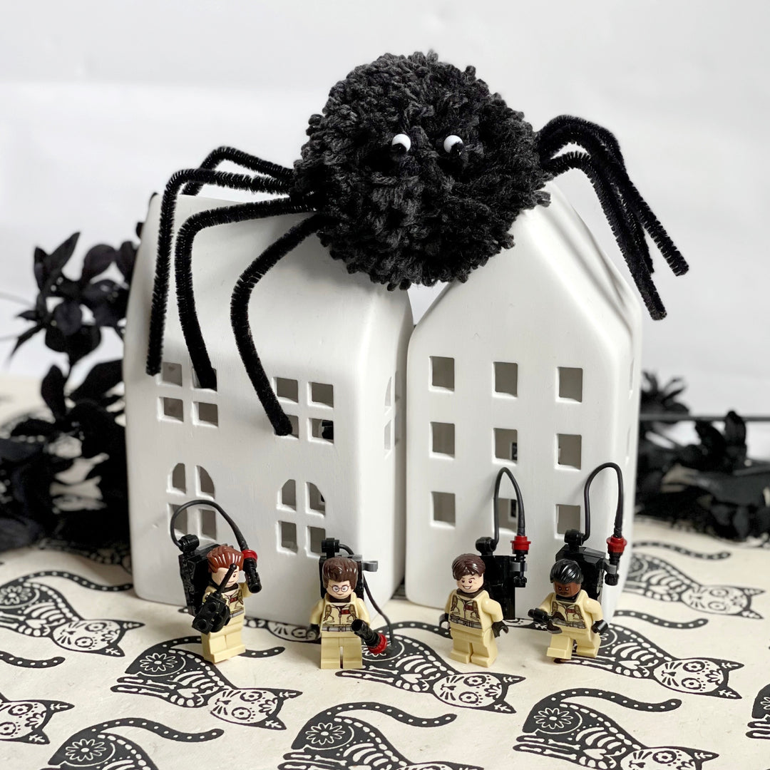 How To Make a Pom Pom Spider – Billy and Baa